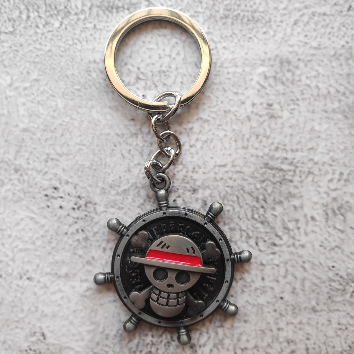 One Piece Metal Rotating Keychain – Styletadka